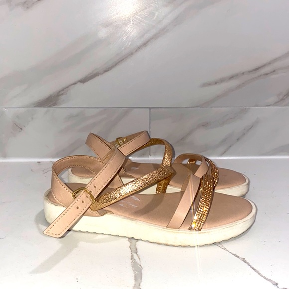 Giulia's | Shoes | Giulia Palai Girl Sandals Little Girl Size 2 Us Made ...